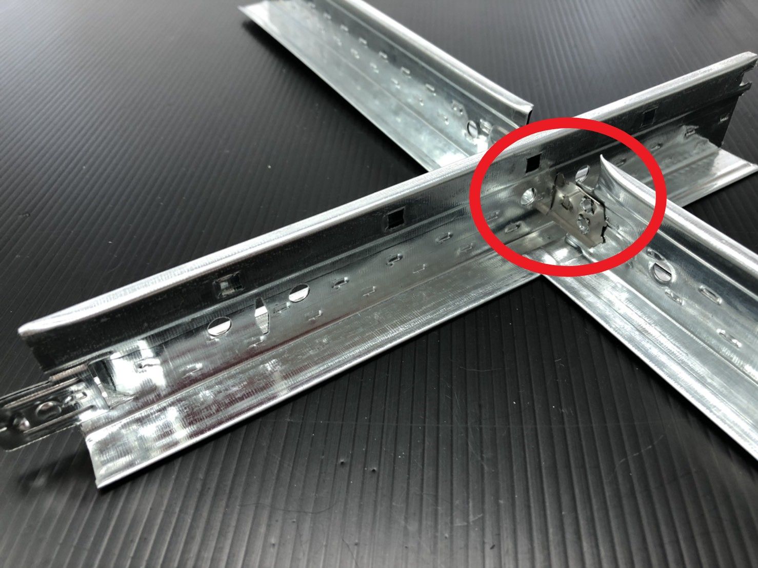 Einrasten | Decken Systeme, Fliesen & Gitter | Finden Sie die richtige ...