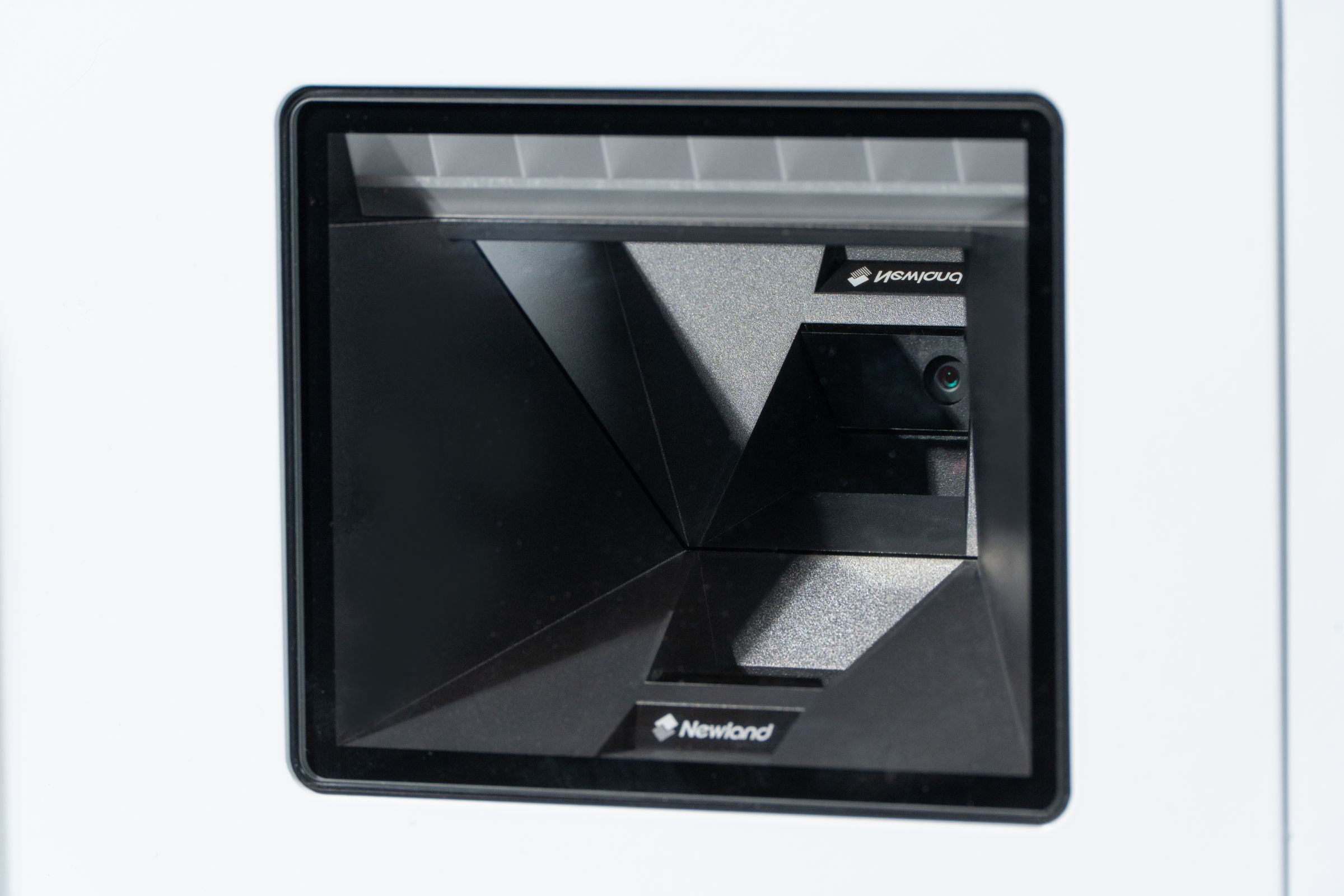 Self-Service Countertop Kiosk with 21.5'' Touchscreen – for Retail and ...