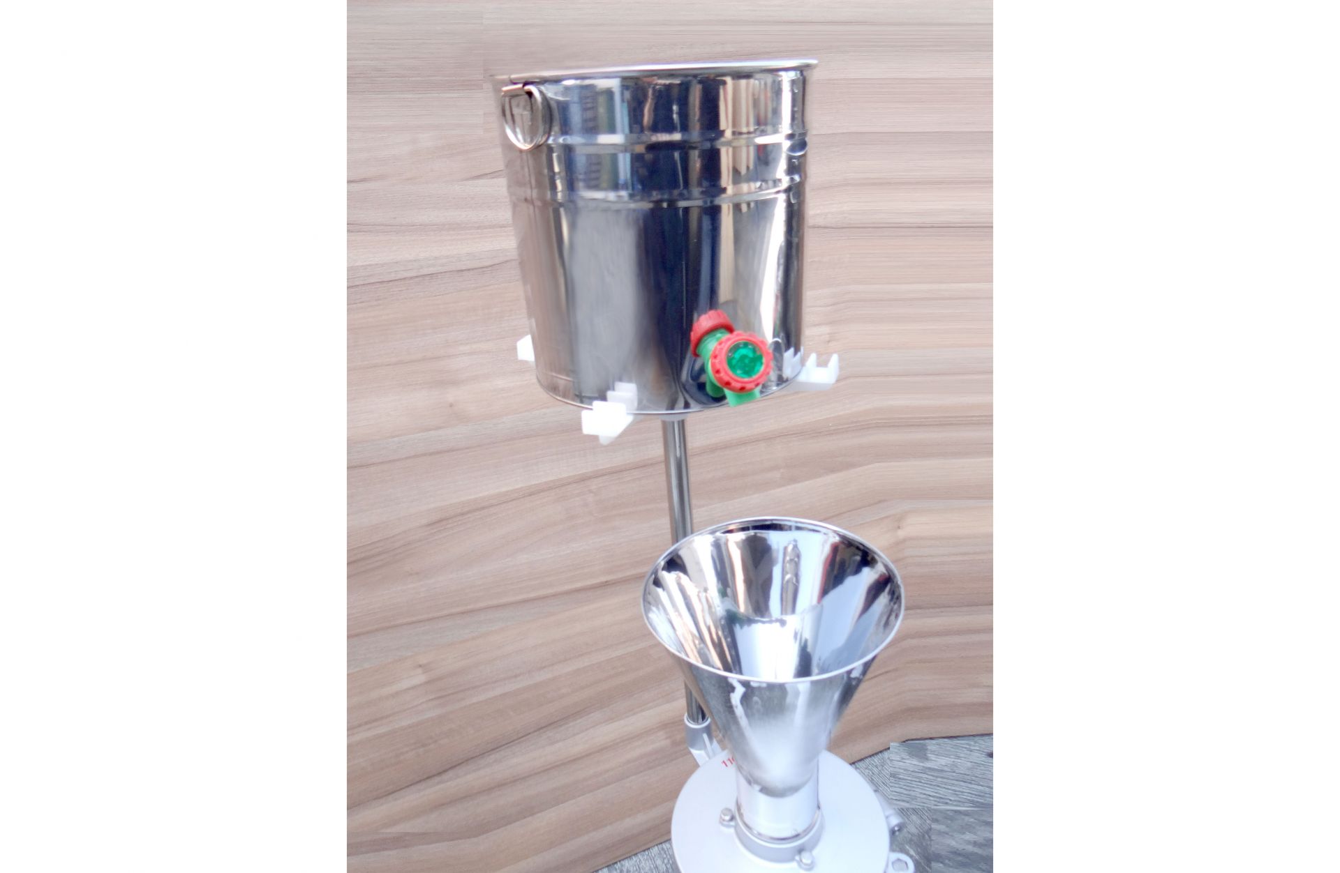 Chili Grinding Machine - Chili and Spice Grinding Machine FP-05 ...