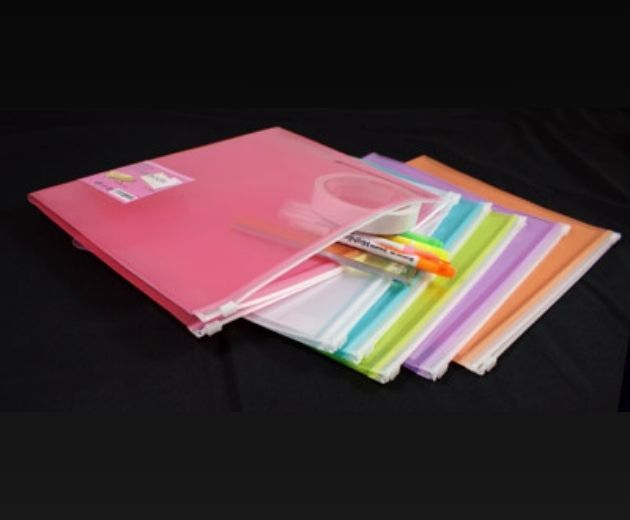PP Display Book with 10 Inner Pockets and Zipper Cover Pocket ...