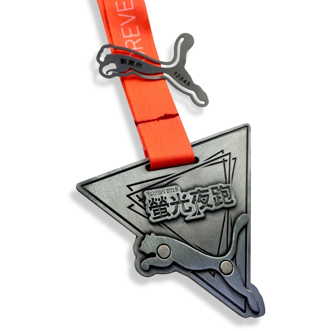Multifunctional Night Run Medal | Embroidered patches manufacturer ...