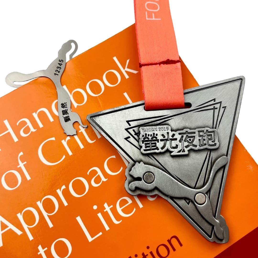 Multifunctional Night Run Medal | Embroidered patches manufacturer ...