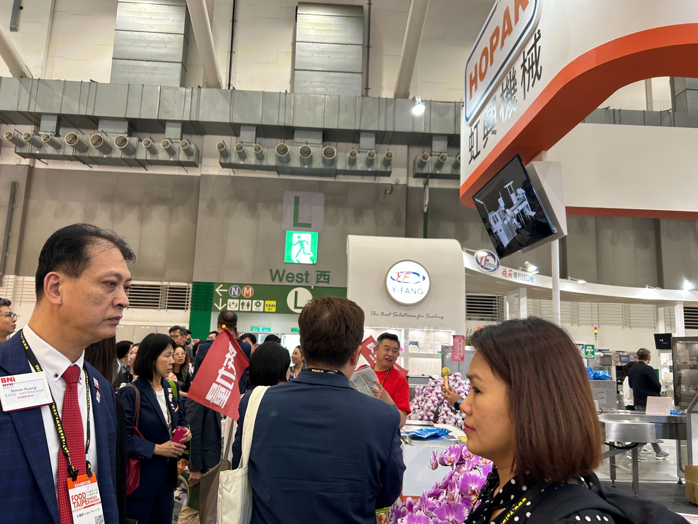 BNI Hong Kong associates visits HOPAK Machinery stand at Taipei Pack ...