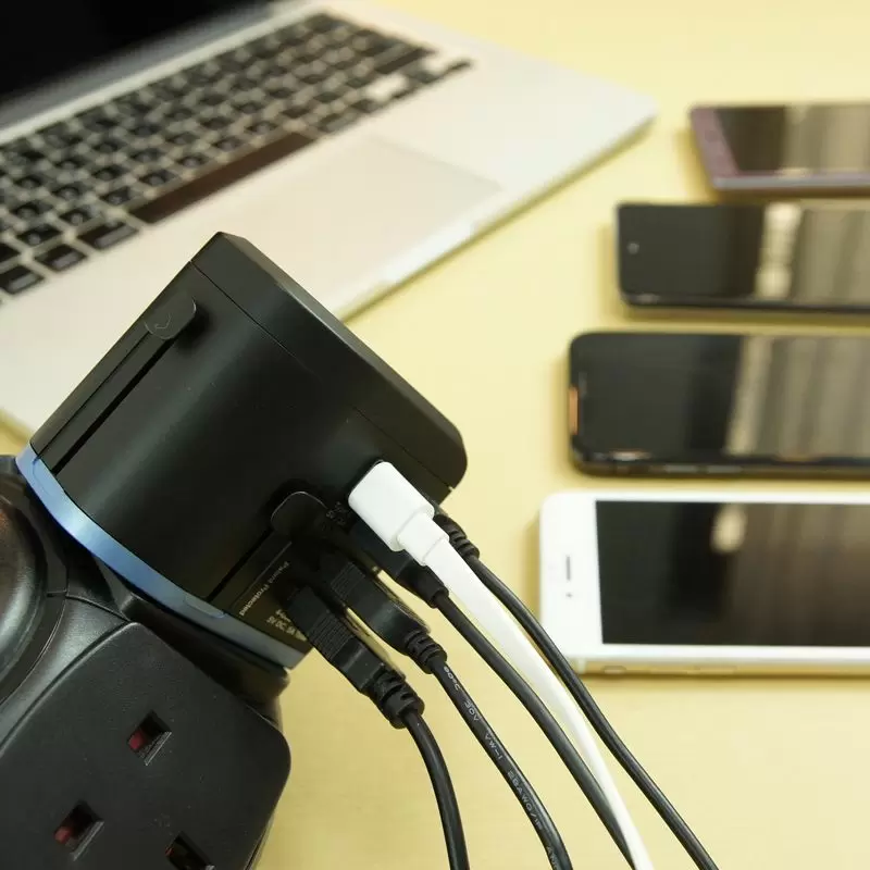 5.6A Type C Travel Power Adapter with 3 USB-C & 2 USB-A - 5.6A Type C ...