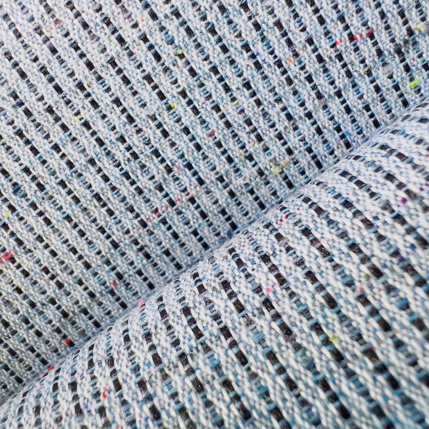 Recycled Eco-friendly regenerated fabric from used clothing ...