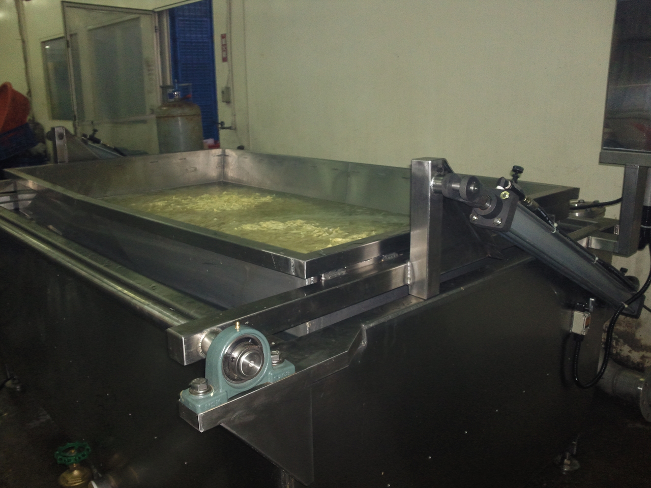 Batch-Type Boiling Machine / Blancher | Food Processing Equipment- Ding ...