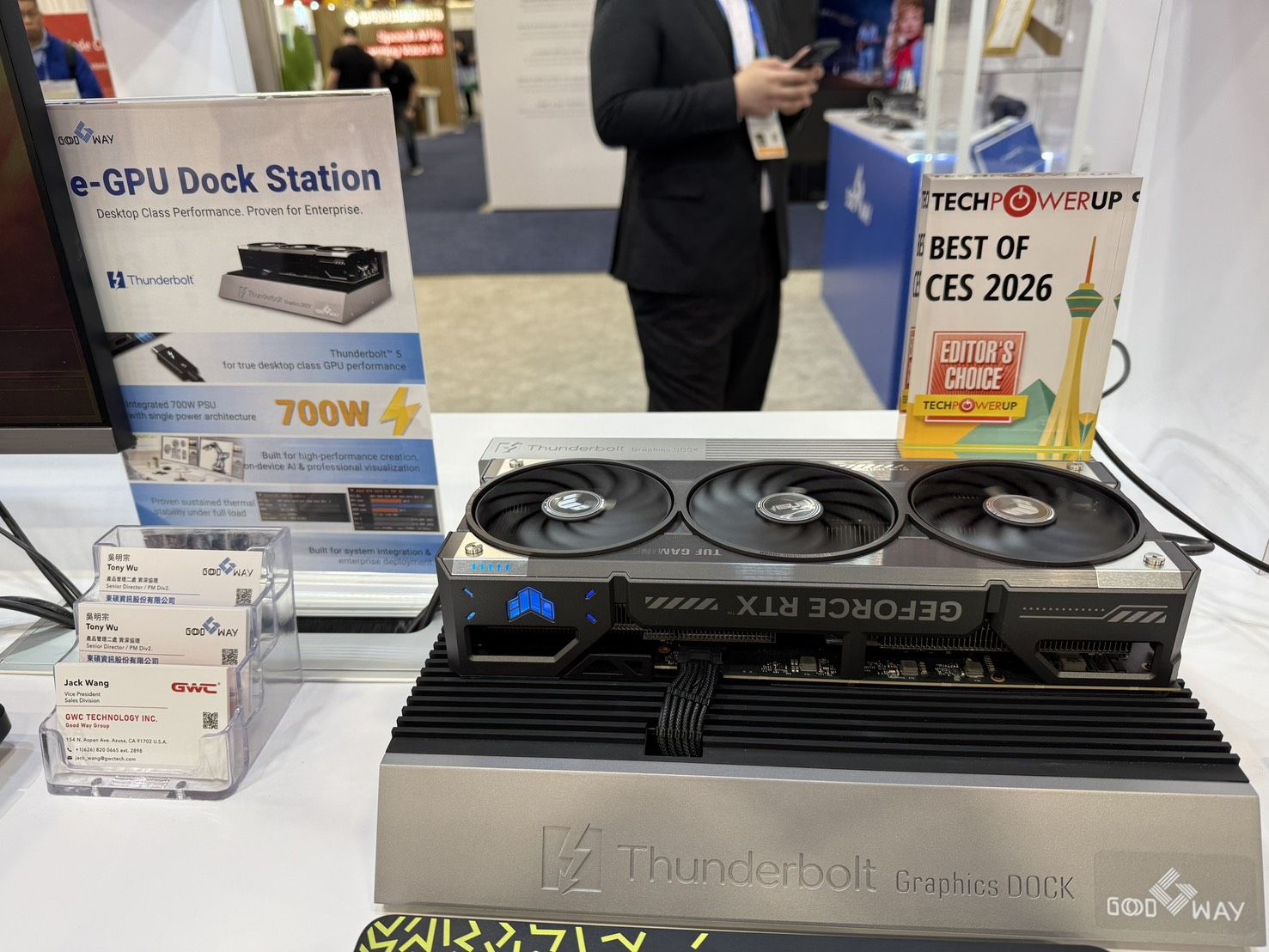 睽違一年再登 CES！東碩全新 Thunderbolt™ 5 eGPU Docking Station 大放異彩，榮獲 TechPowerUp ...